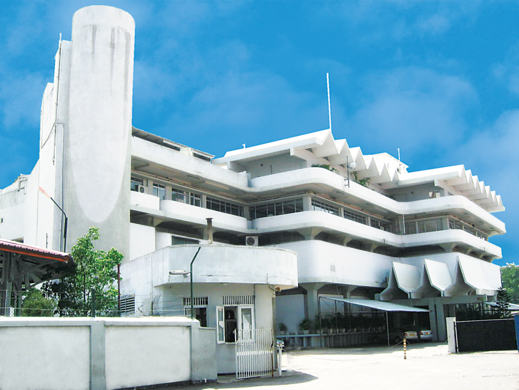 ABOUT US – Auctioneer Tea